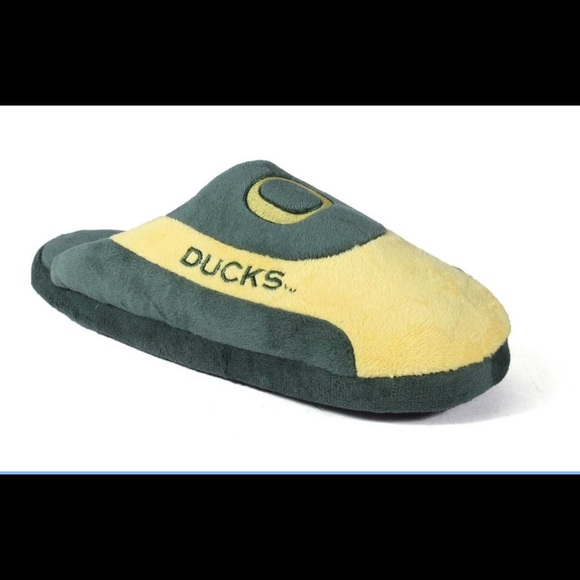 Comfy Feet | Shoes | Nwt Comfy Feet Oregon Duck Ncaa Licensed Slippers ...